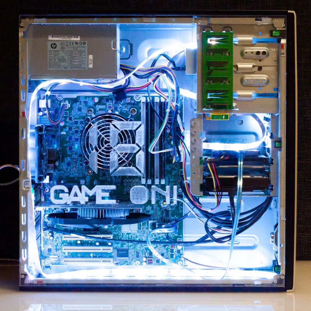 DecoCut - Transparent computer plexiglass with text